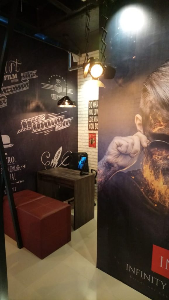 A escola - Infinity School